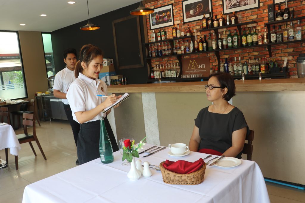 Food and Beverage Service Course – MHTi